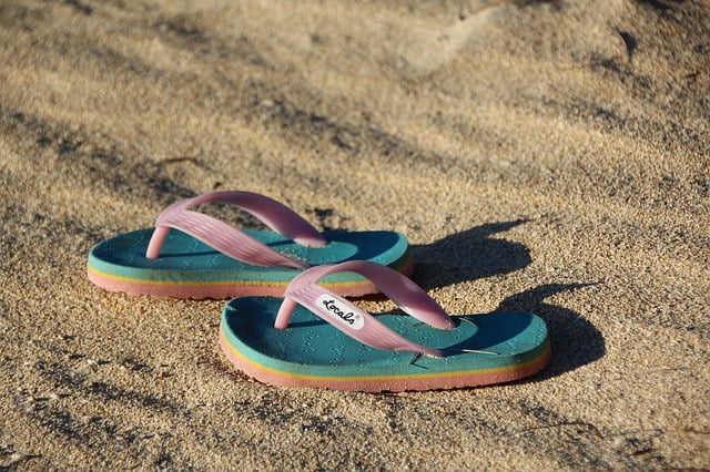 A Complete Guide on How to Buy Flip Flops & Their Types.